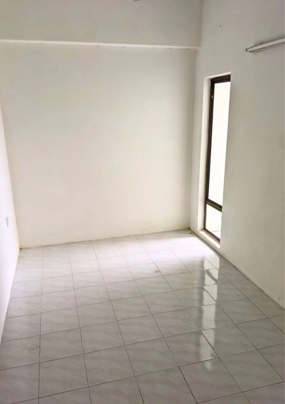 Halaman Kristal 1100sqft Unfurnished 1 Carpark - Malaysia Property Condo