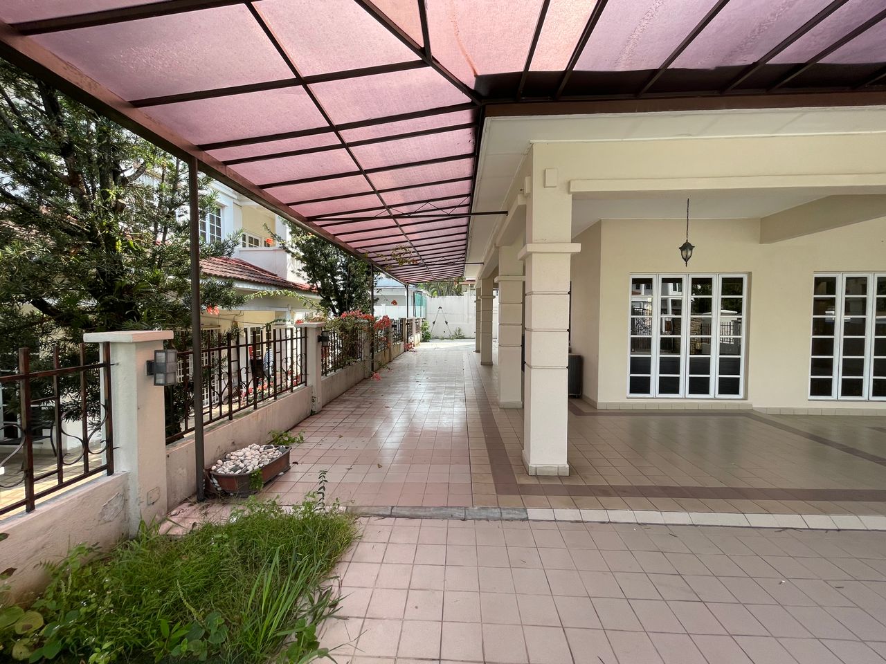 Bandar puteri puchong semi-d for Sale at Selangor Puchong