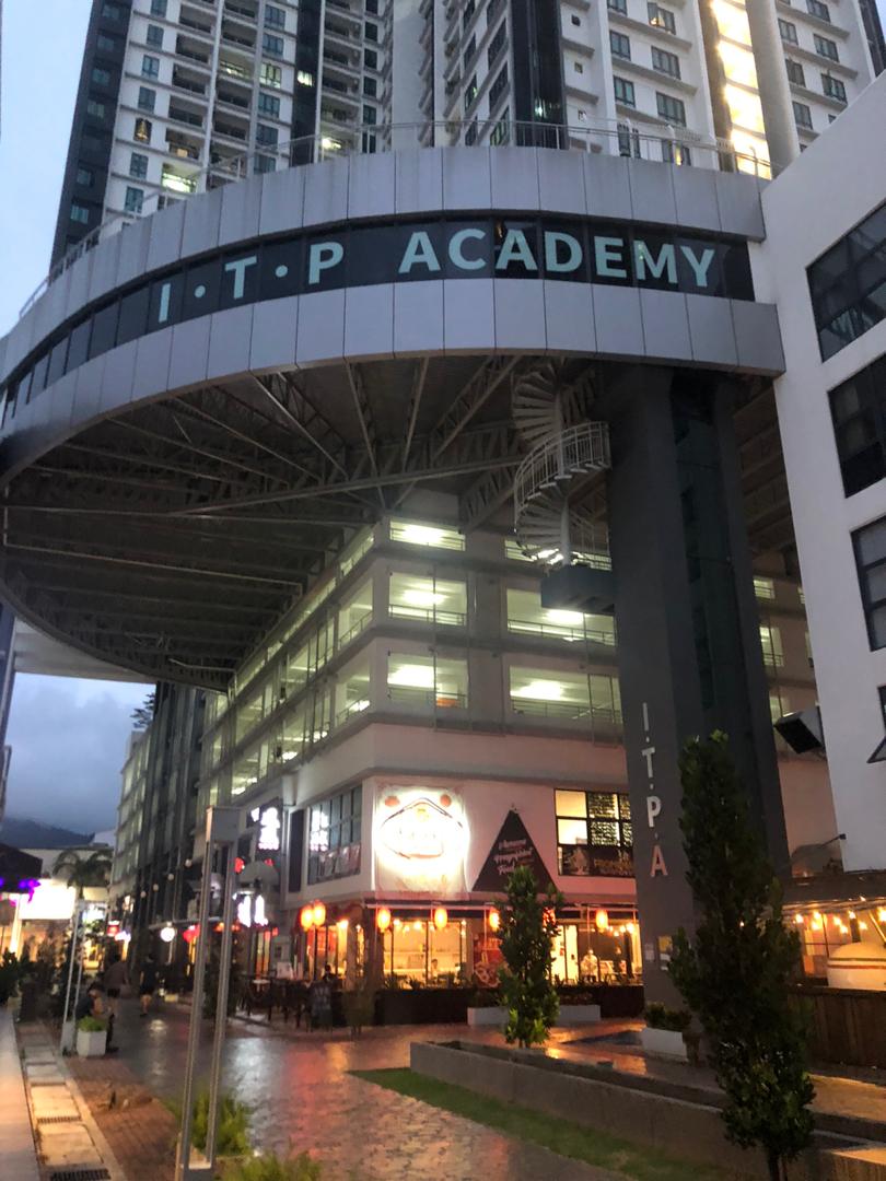 the promenade 2 storey shoplot corner for Sale at Penang Bayan Baru