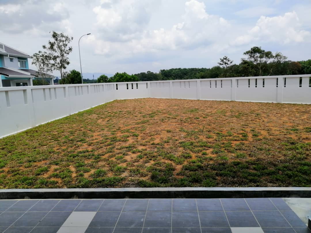 DS Corner in Seremban 2 with 40 feet side land for Sale at Negeri ...
