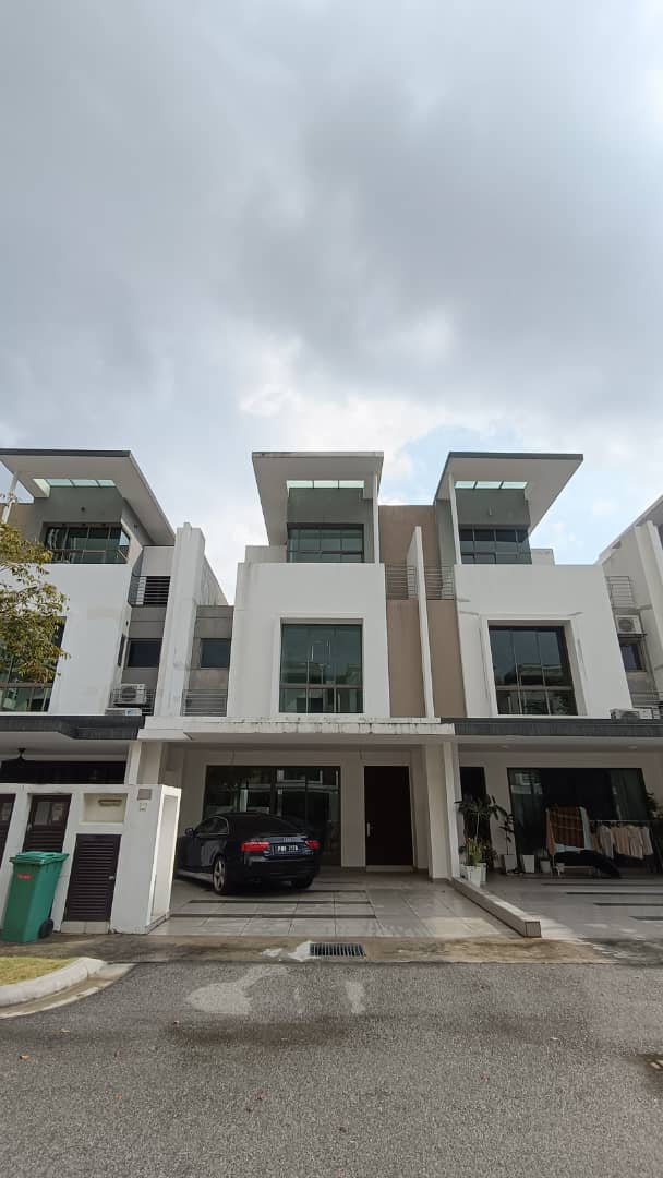 3 Storey Terrace Lake Point Residence Cyberjaya for Sale at Selangor ...