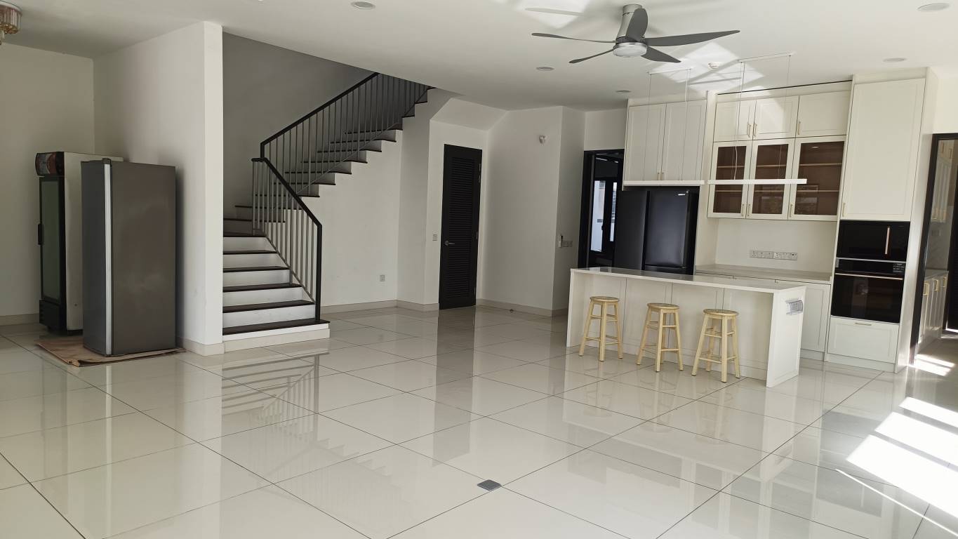 Renovated Double Storey Semi-D Reesia Elmina for Sale at Selangor Denai ...