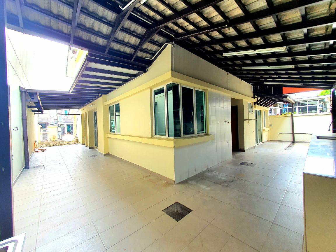 [WTS] TRIPLE STOREY BUNGALOW KEMUNING UTAMA